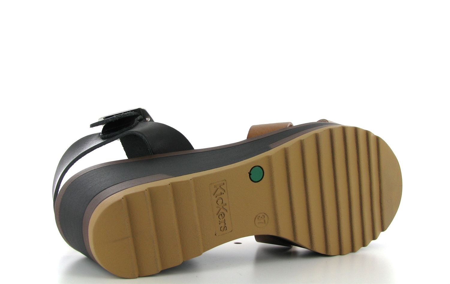 Kickers wind camel